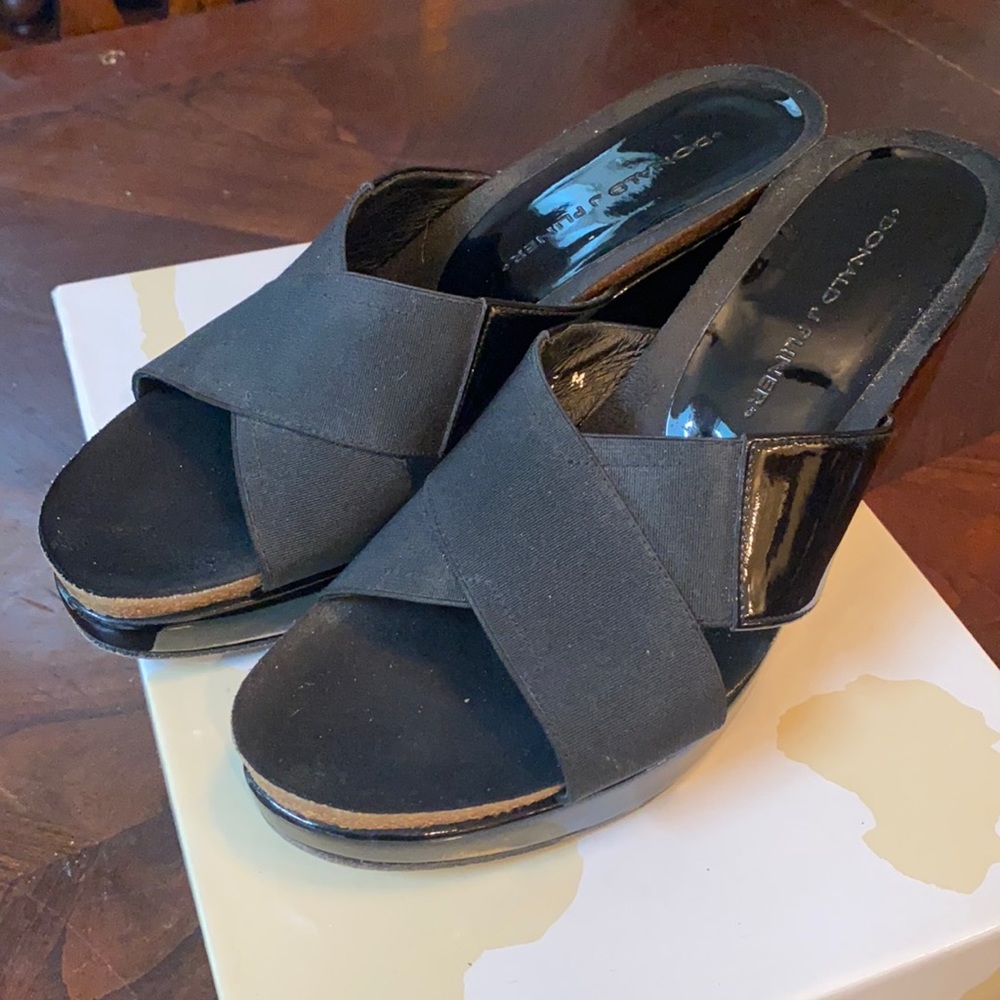 Donald Pliner Sandals - Gem